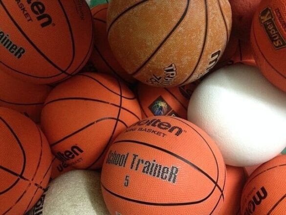 10 Indoor Games That Will Keep Your Kids Busy