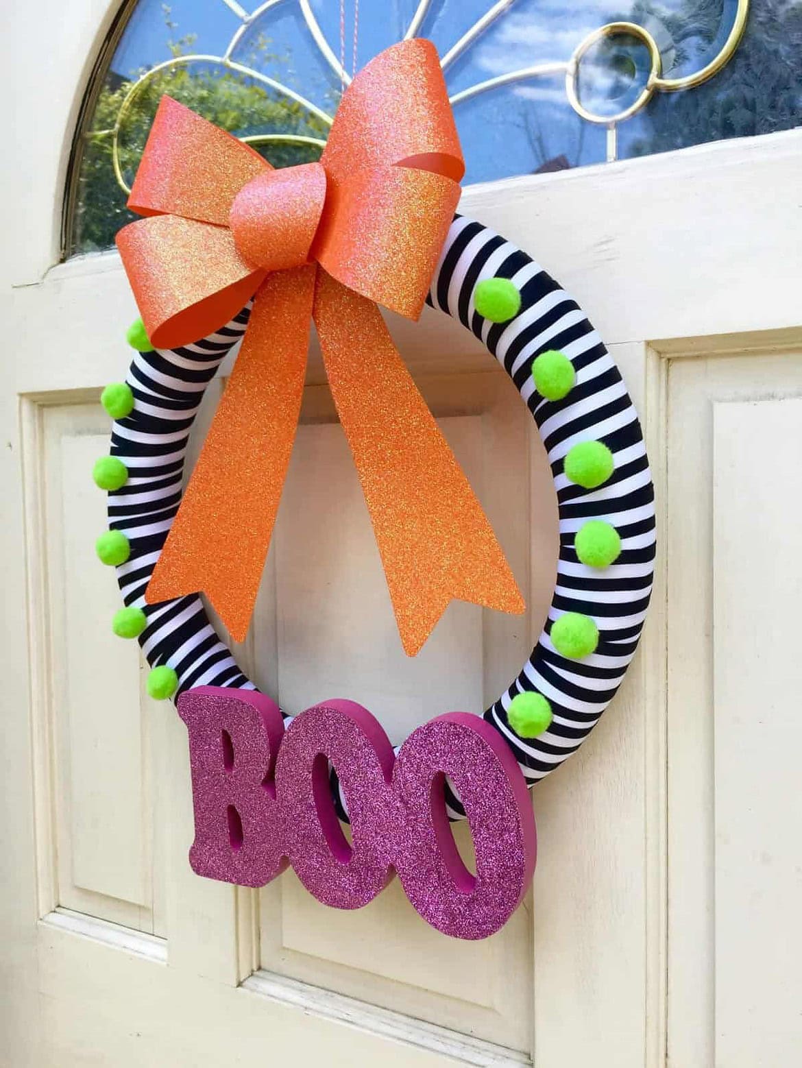 Create a Festive Halloween Wreath: Easy DIY Tutorial