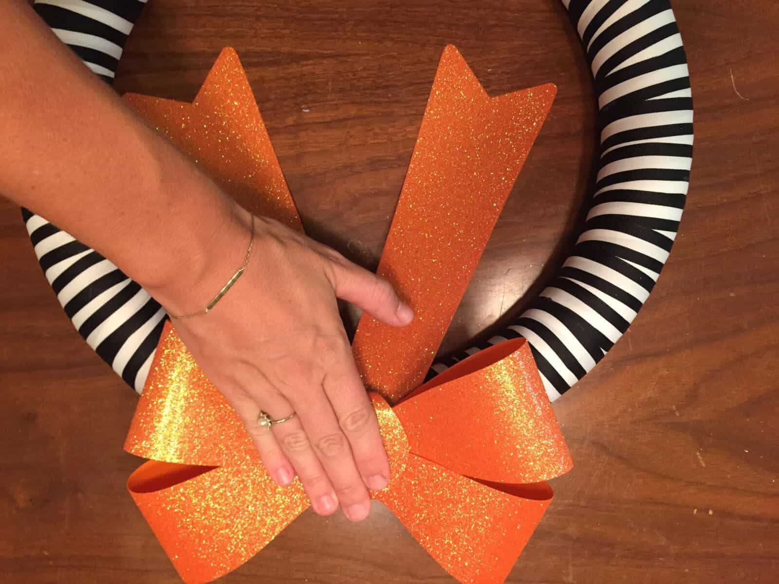 Simple And Festive Halloween Wreath Tutorial