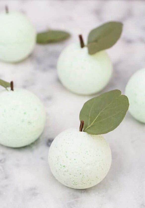 6 DIY Fall Bath Bombs