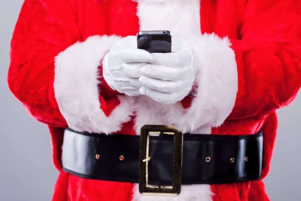 5 Easy Ways To Keep The Magic Of Santa Alive