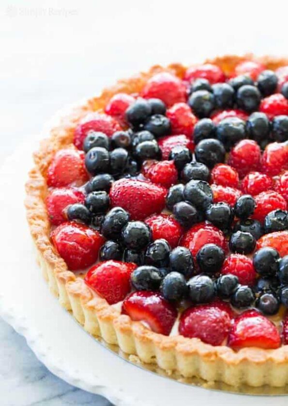 8 Desserts To Make With Your Favorite Summer Berries