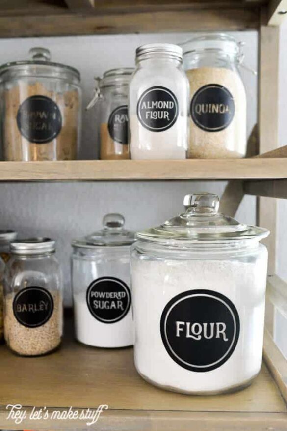 7 Beginner Vinyl Crafts You Need To Make Now