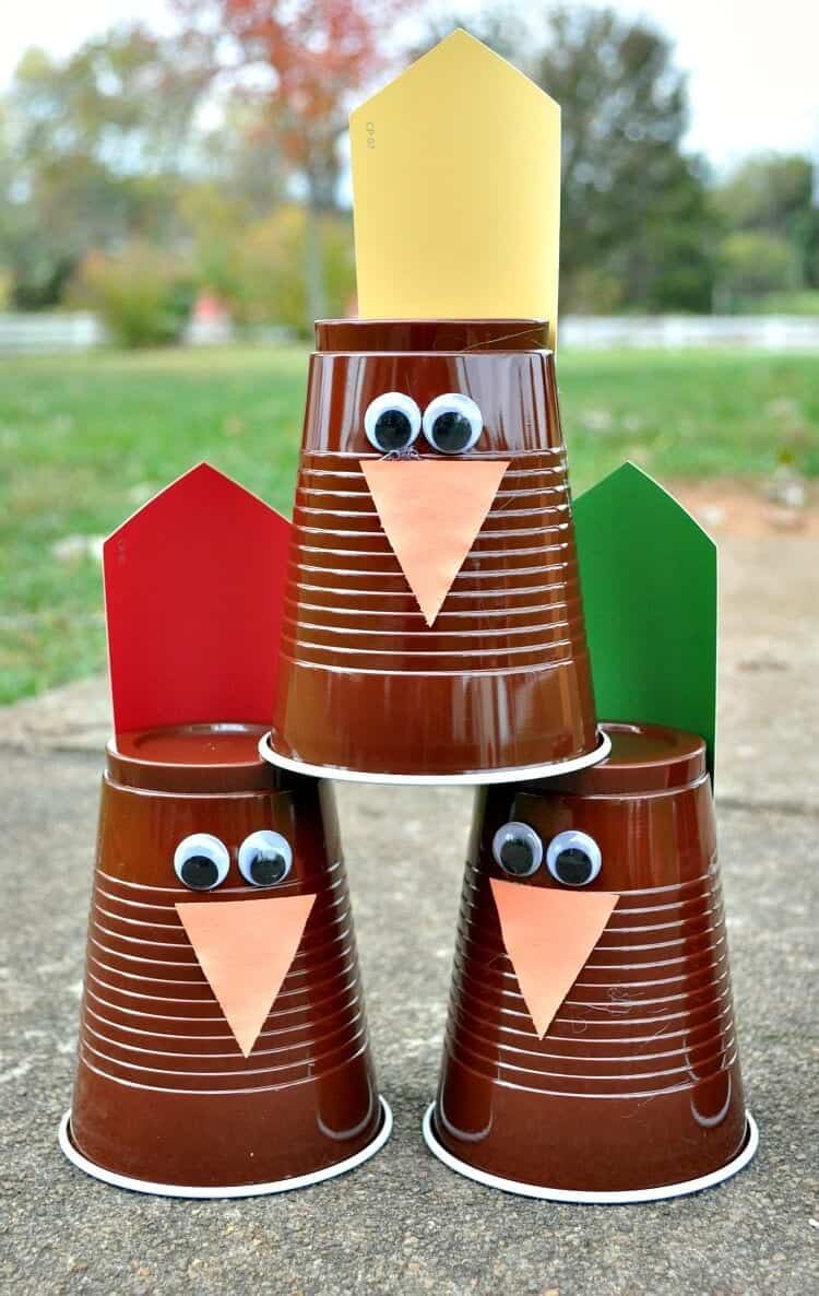 7 Thanksgiving Games To Keep The Kids Busy While You Cook