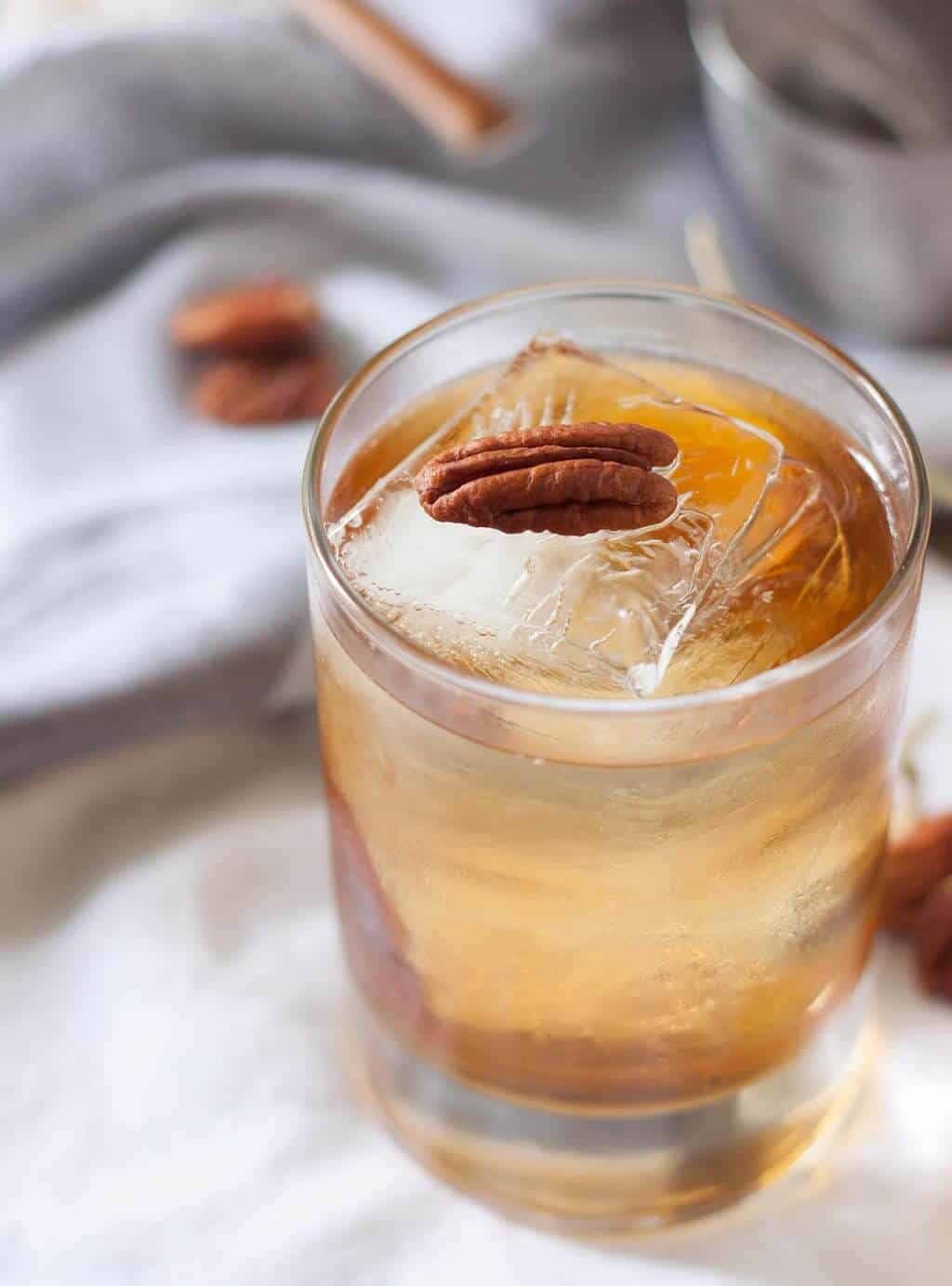 8 Delicious Thanksgiving Cocktails for Family Celebrations