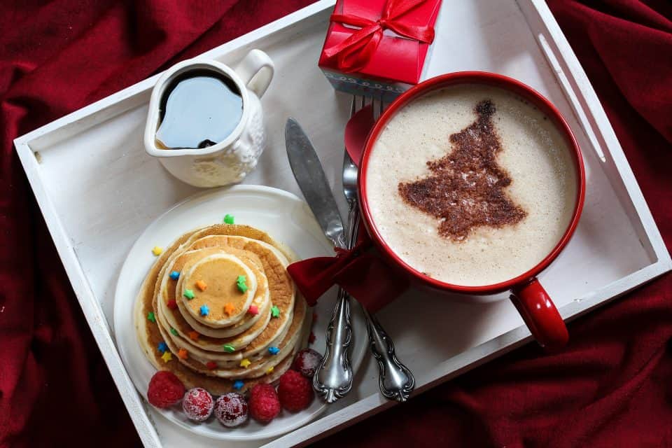 7 Ways to Host a Holiday Your Family Won't Forget