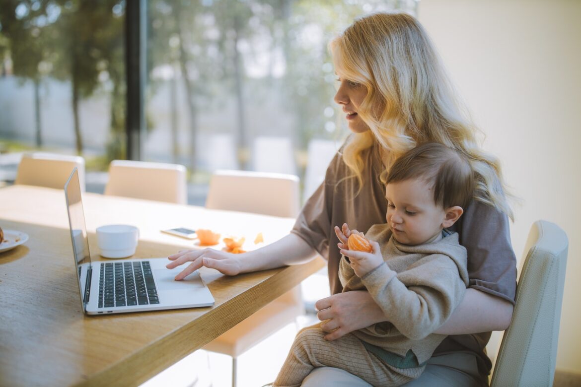 Successfully Change Careers as a Mom: 5 Essential Tips